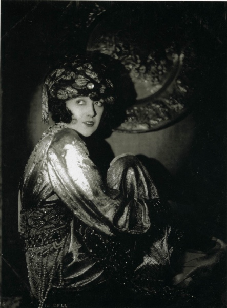 Los Grandes Fotografos: Clarence Bull (1896-1979)