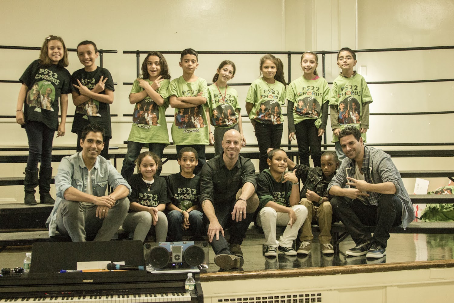 PS22 Chorus: Daughtry & PS22 Chorus Take It Up, Up And Away