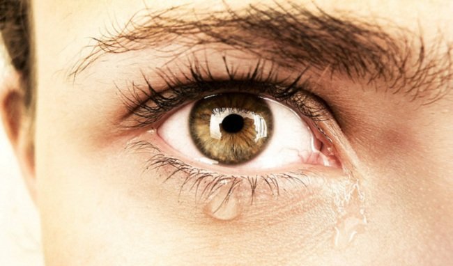 ¿Los ojos le lloran más de lo normal? - Por Una Visión Saludable