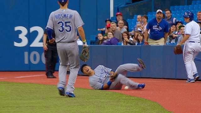 the other paper: Nori Aoki takes nut shot on missed foul ball (GIF)