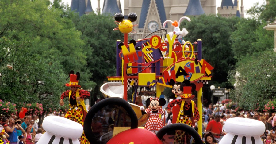 [ Mickey Mouse ] Los desfiles en los que ha sido la estrella principal