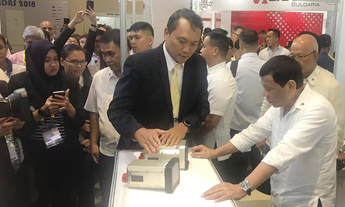 DEFENSE STUDIES: Infoglobal Merambah Avionik Pesawat Angkut