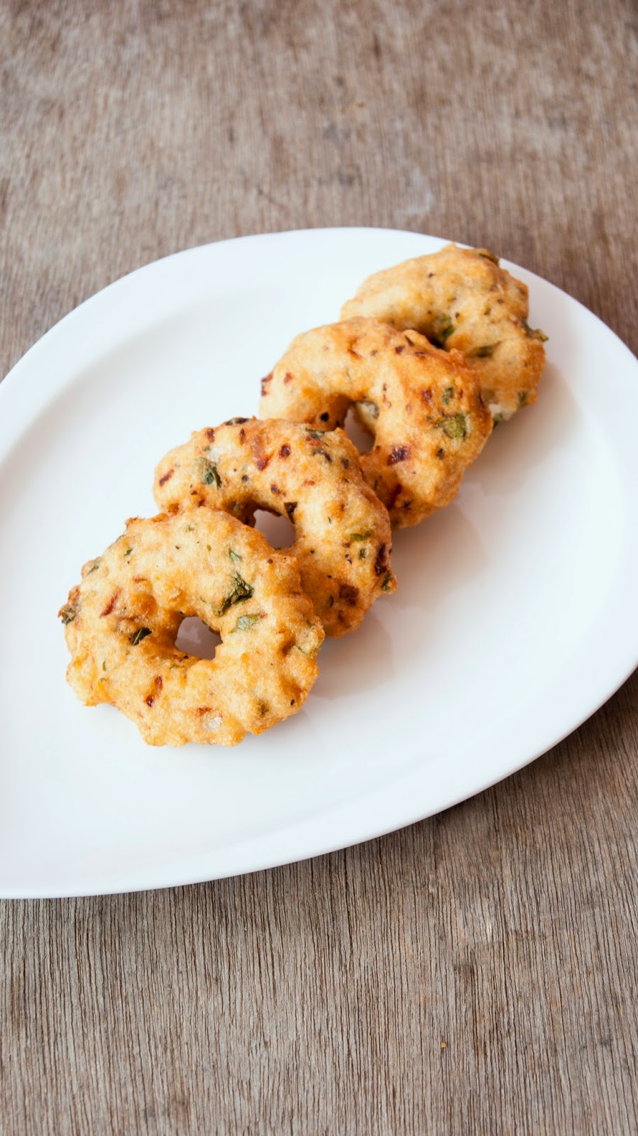 Always Hungry: Medu Vada / Lentil Fritters / Lentil Savory Donuts