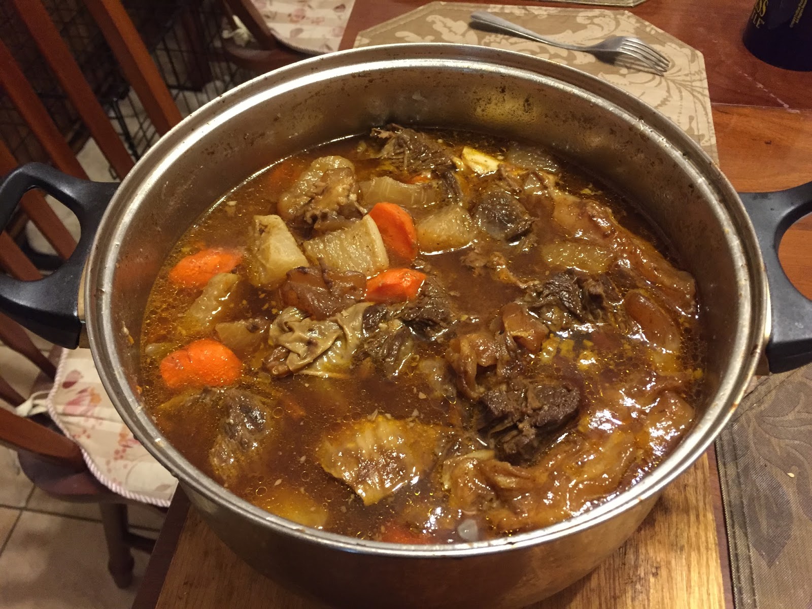 媽媽的拿手菜 Papa's Favorite Recipes: Beef Tendon and Drop Flank Stew (牛腩牛筋煲)