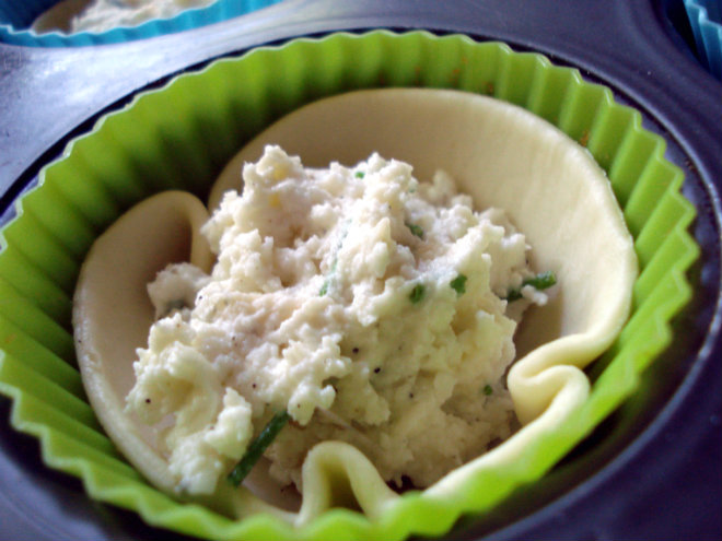 Košarice s tri vrste sira i vlascem ☆ Puff pastry cheese and chives ...