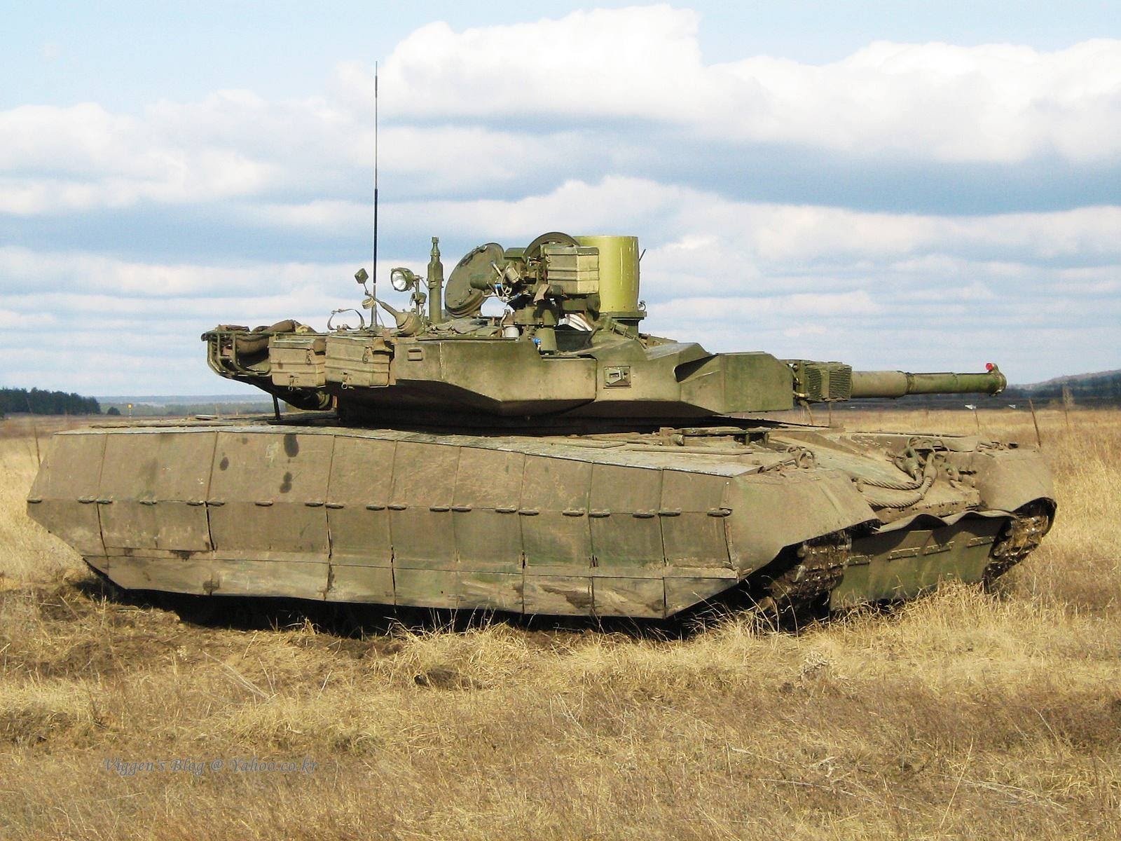 THAIDEFENSE-NEWS: GALLERY & VIDEO: OPLOT M - Main Battle Tank