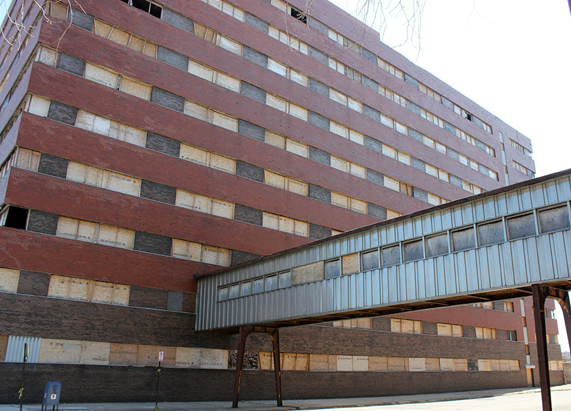 ArchitectureChicago PLUS: Handsome Allstate, Looking for Good Hands