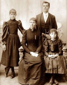 DragonsFaeriesElves&theUnseen : Lizzie Andrew Borden