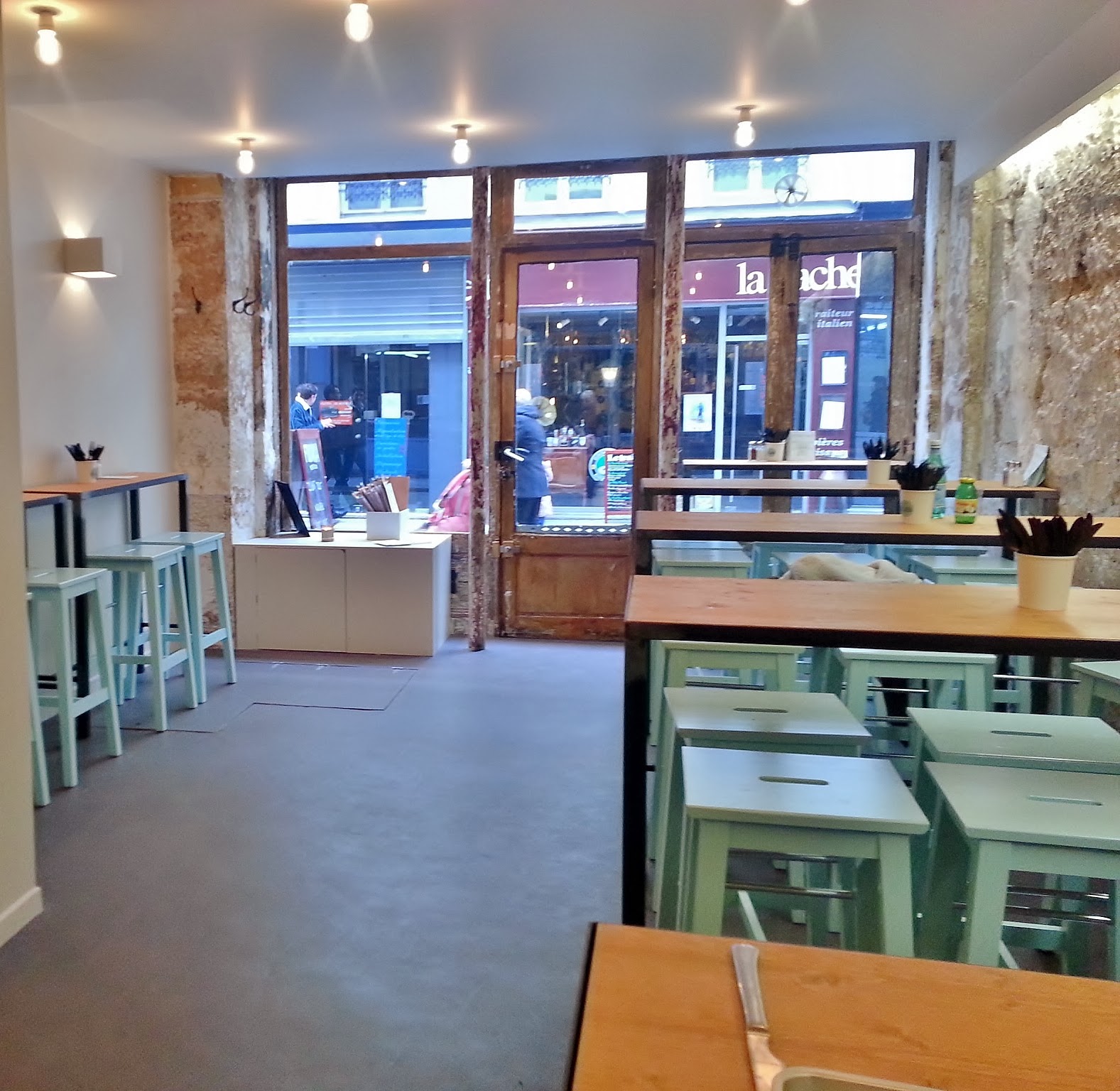 Les Tasters: Filakia, street food