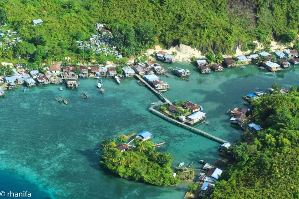 The Journey into Papua: Kota Serui; Di Lihat dari atas..