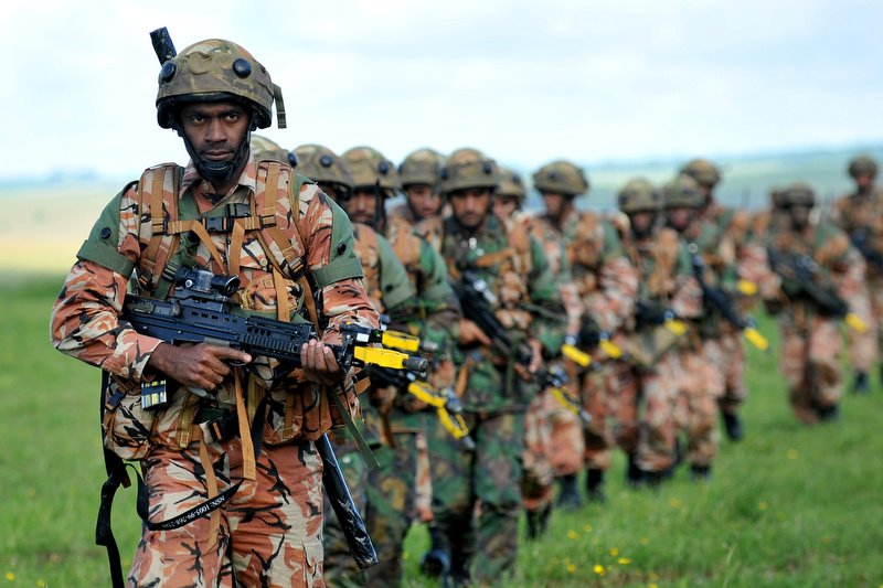 Royal Army of Oman Music Band participates in 'Tattoo Edinburgh 2014 ...