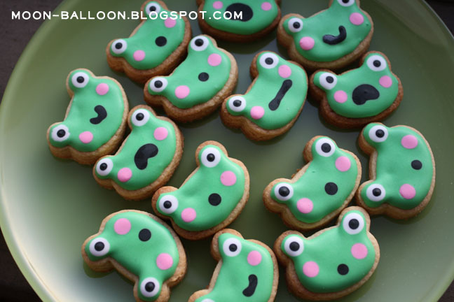 Moon Balloon: Frog Cookies