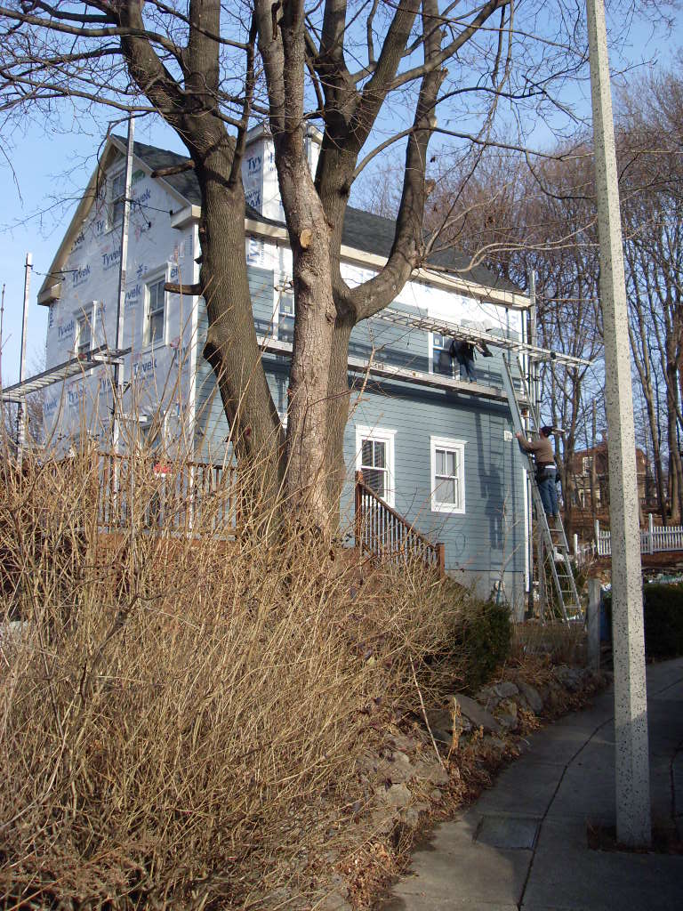 Jonas Prang: Arthur's house gets new siding