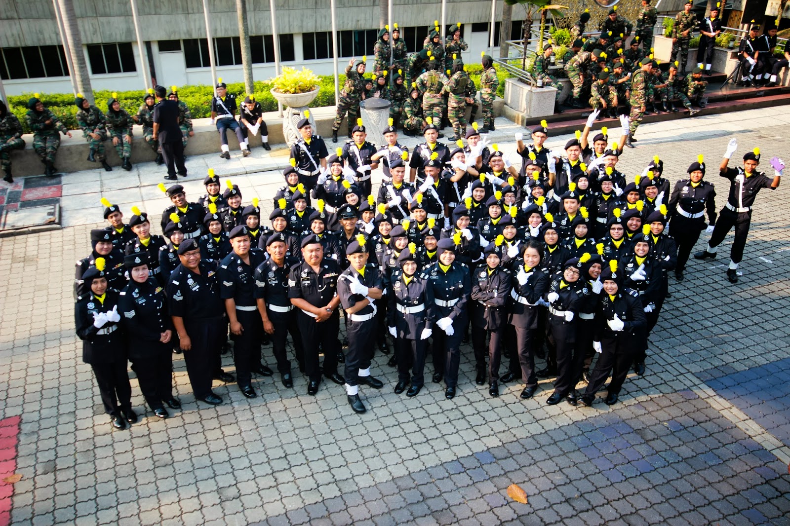 PERBARISAN PENGHARGAAN DAN PEMBUKAAN LATIHAN PALAPES DAN KOR SUKSIS ...
