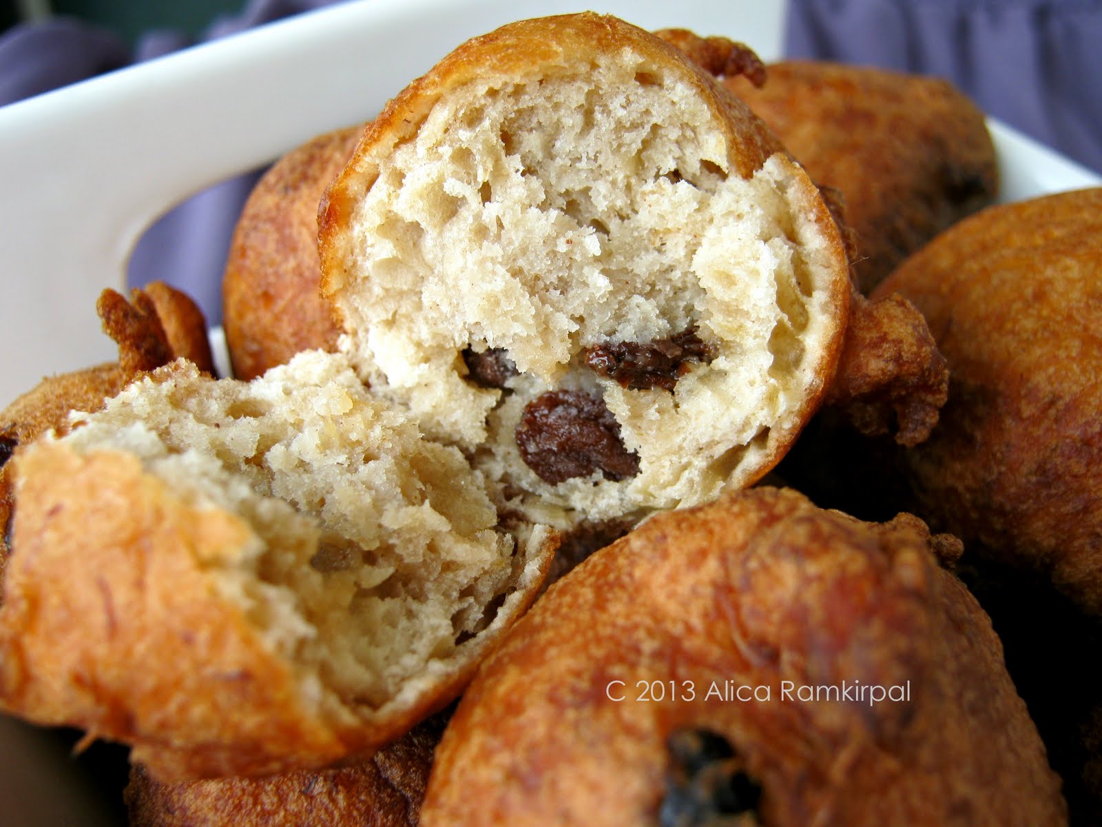 Mom's Gulgula (Banana fritters) - Alica's Pepperpot