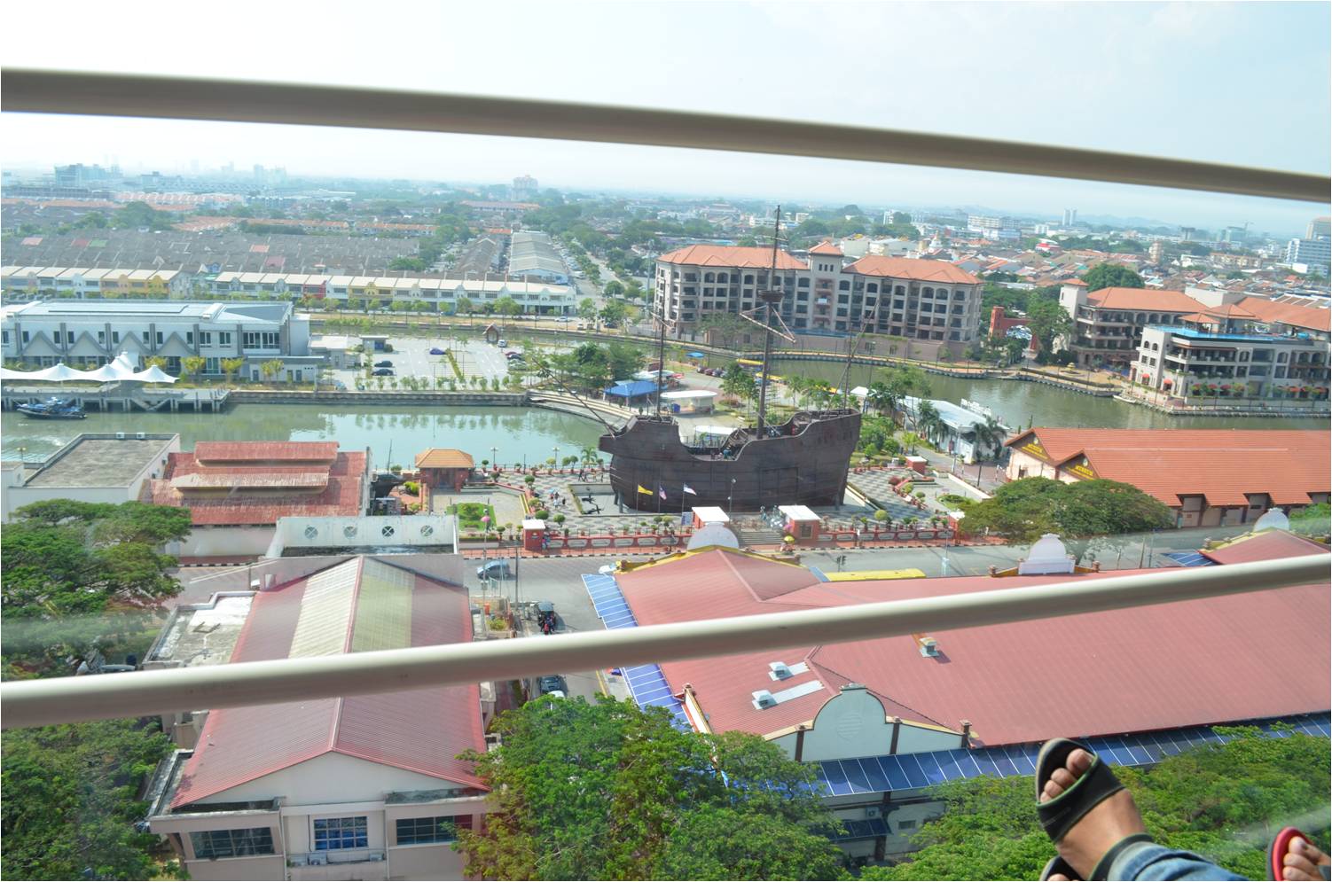 si bijAksAnA bijAksini: Jejak Sejarah Kami : Menara Taming Sari