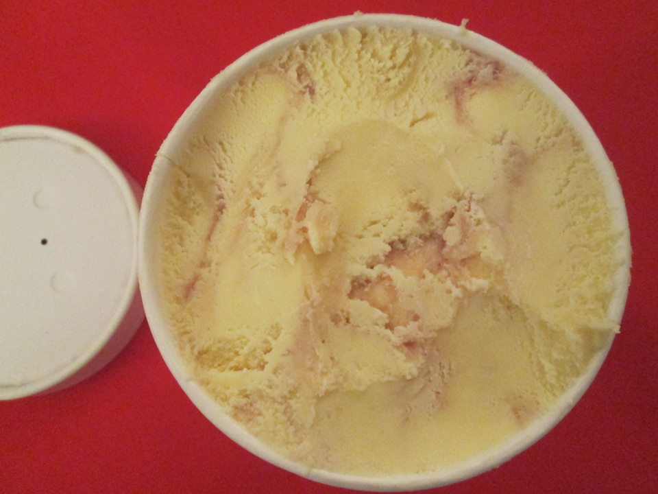 David's Ice Cream Reviews: Izzy's - Lemon Sponge Cake