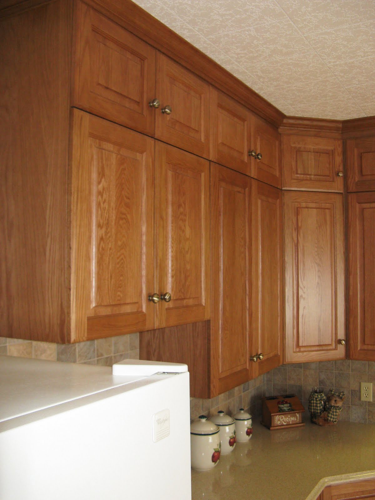 FIVE STAR PHOTO GALLERY: Oak Cabinets