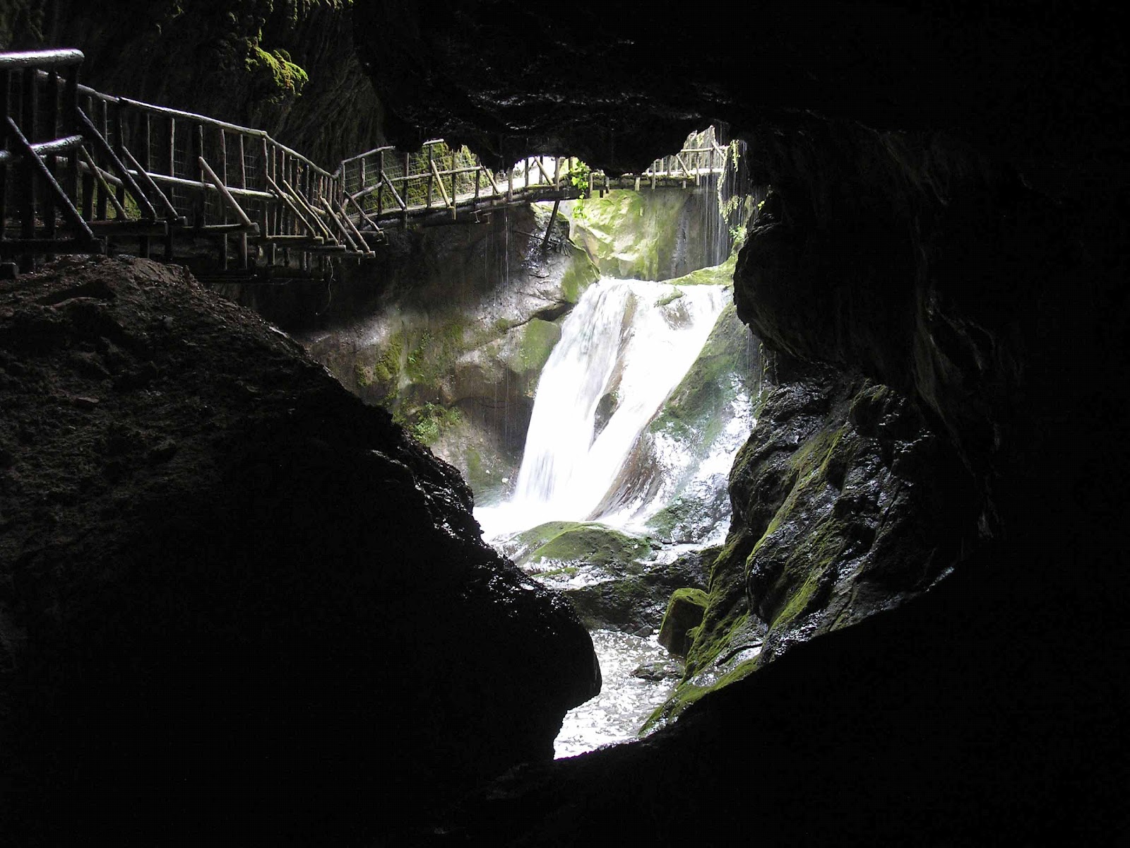 valter: Grotte del Caglieron e “Piera Dolza”