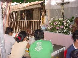 Housewife @ Work: Pabasa ng Pasyon, a traditional religious practice