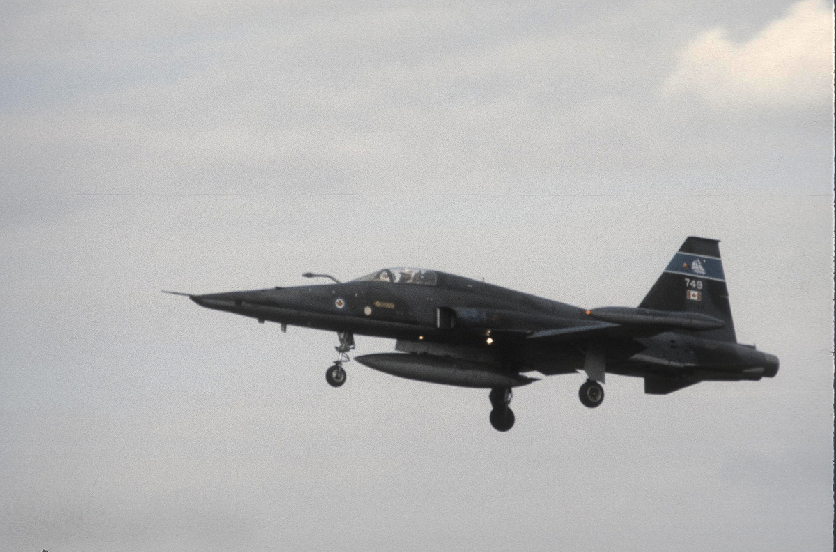 Legendary Moments in Military Aviation: USAF Mildenhall Photos from ...