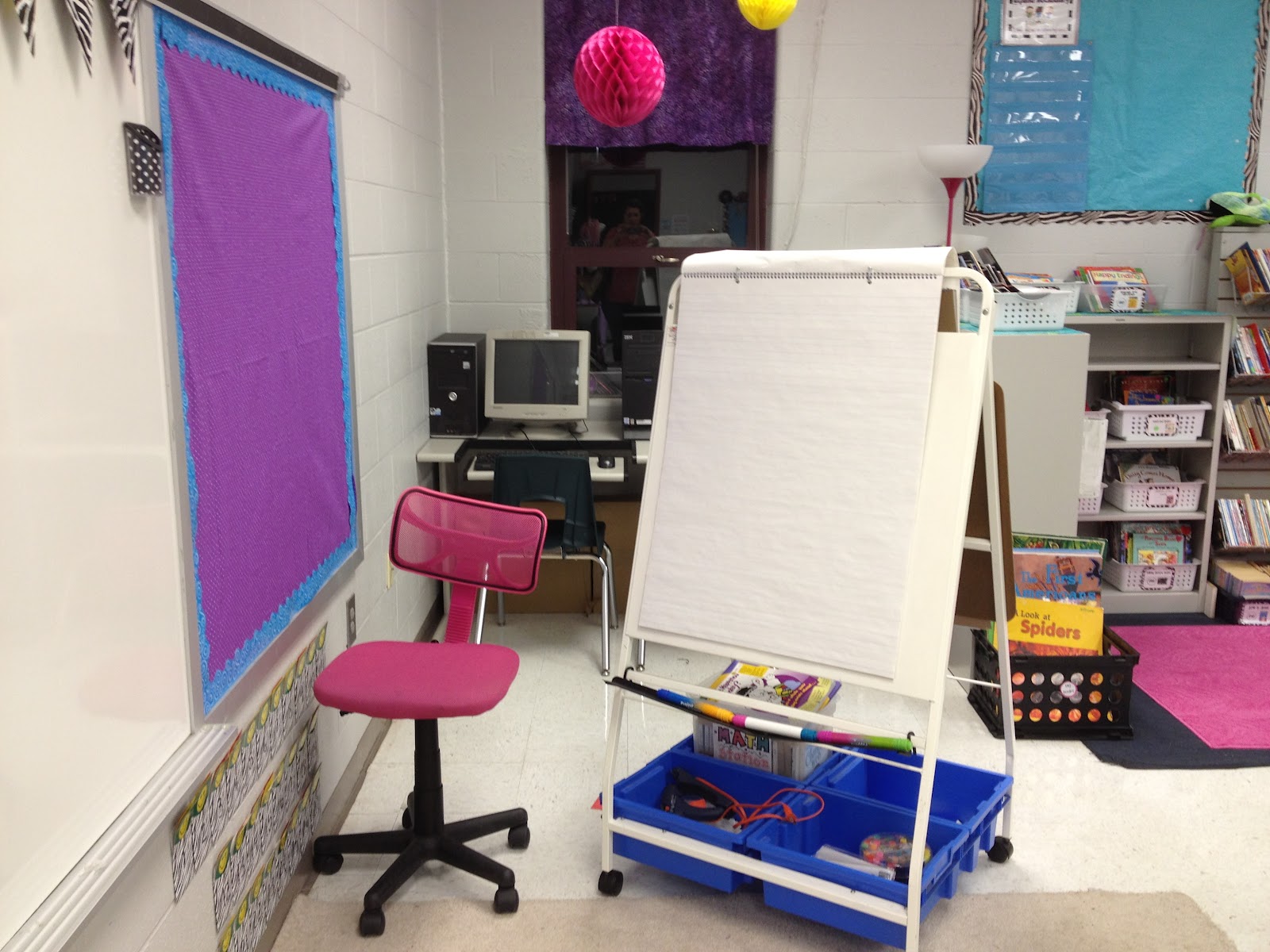 3 Teacher Chicks: Classroom Setup with Lots of Freebies!