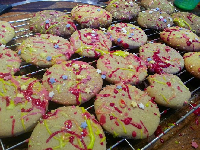 The Brick Castle: Simple Firework Night Biscuits (Cooking With Kids)