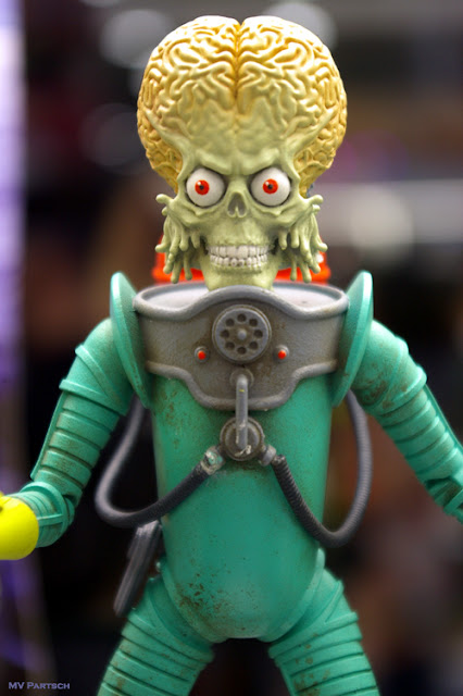 Calvin's Canadian Cave of Coolness: Cool Collectible Photography By MV ...