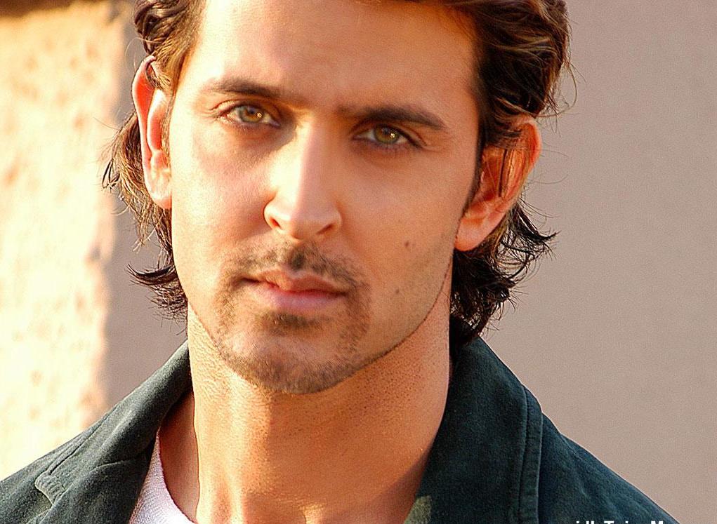 Hrithik Roshan Give Love And Take Love..