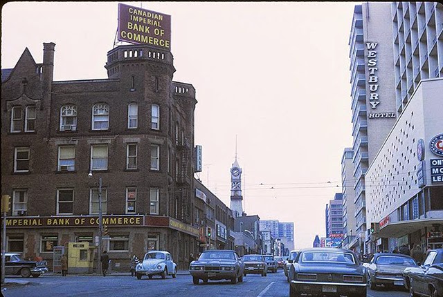 40 Wonderful Photos of Yonge Street, Toronto in the 1970s ~ Vintage ...