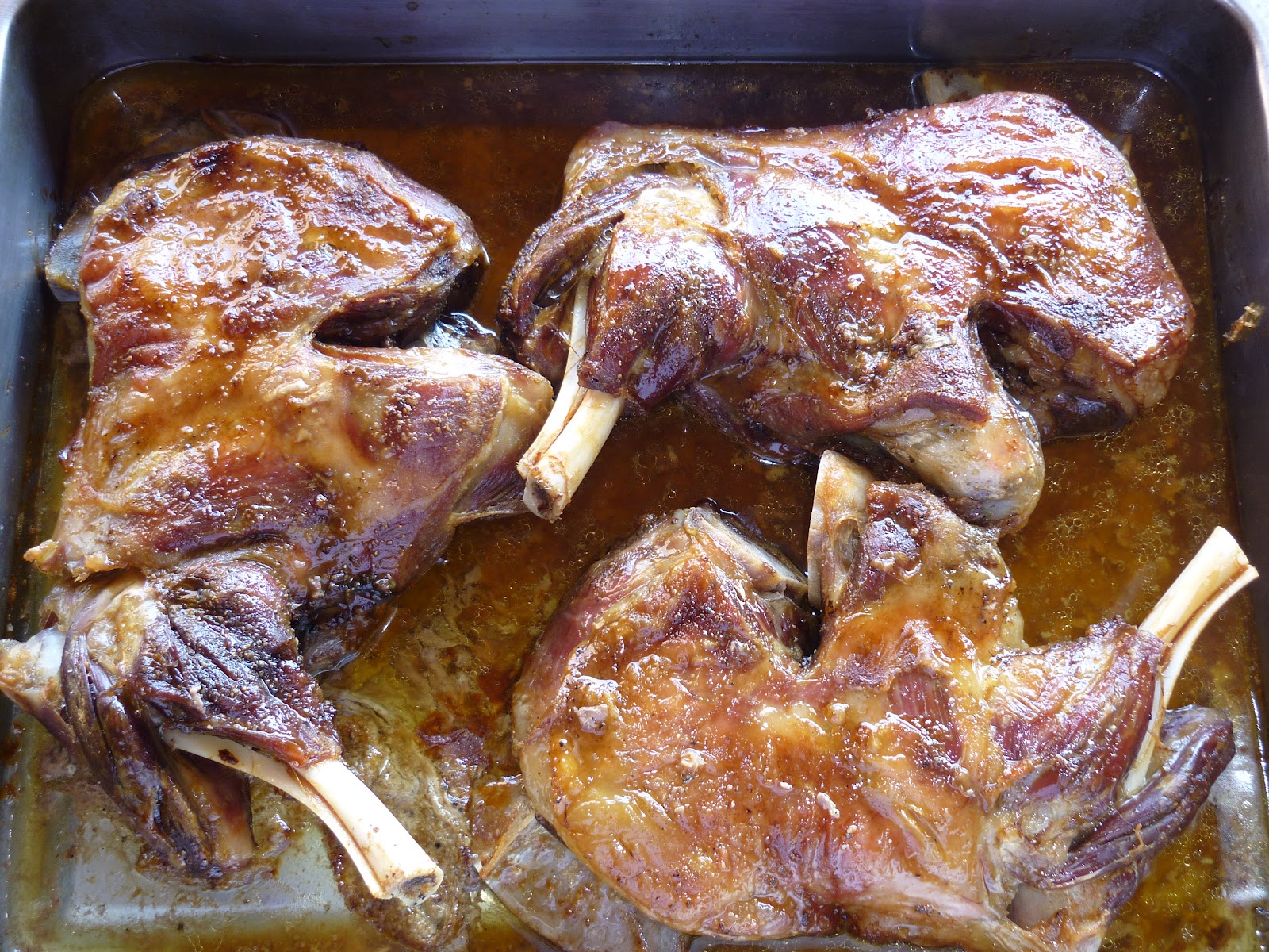 Platos y postres: Cordero asado al estilo marroquí.