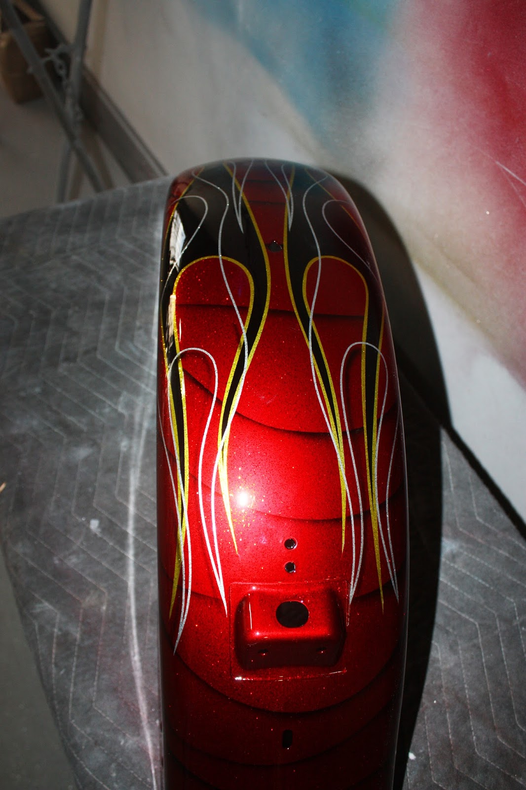 Online Motorcycle Paint Shop: Classic Flames in heavy metal flake