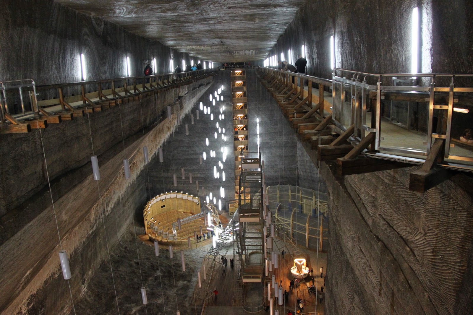 Amazing Romania: TURDA SALT MINE