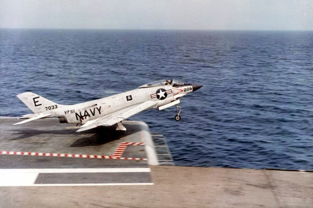 Vought F7U "Cutlass" [2143 x 1356] : r/WarplanePorn