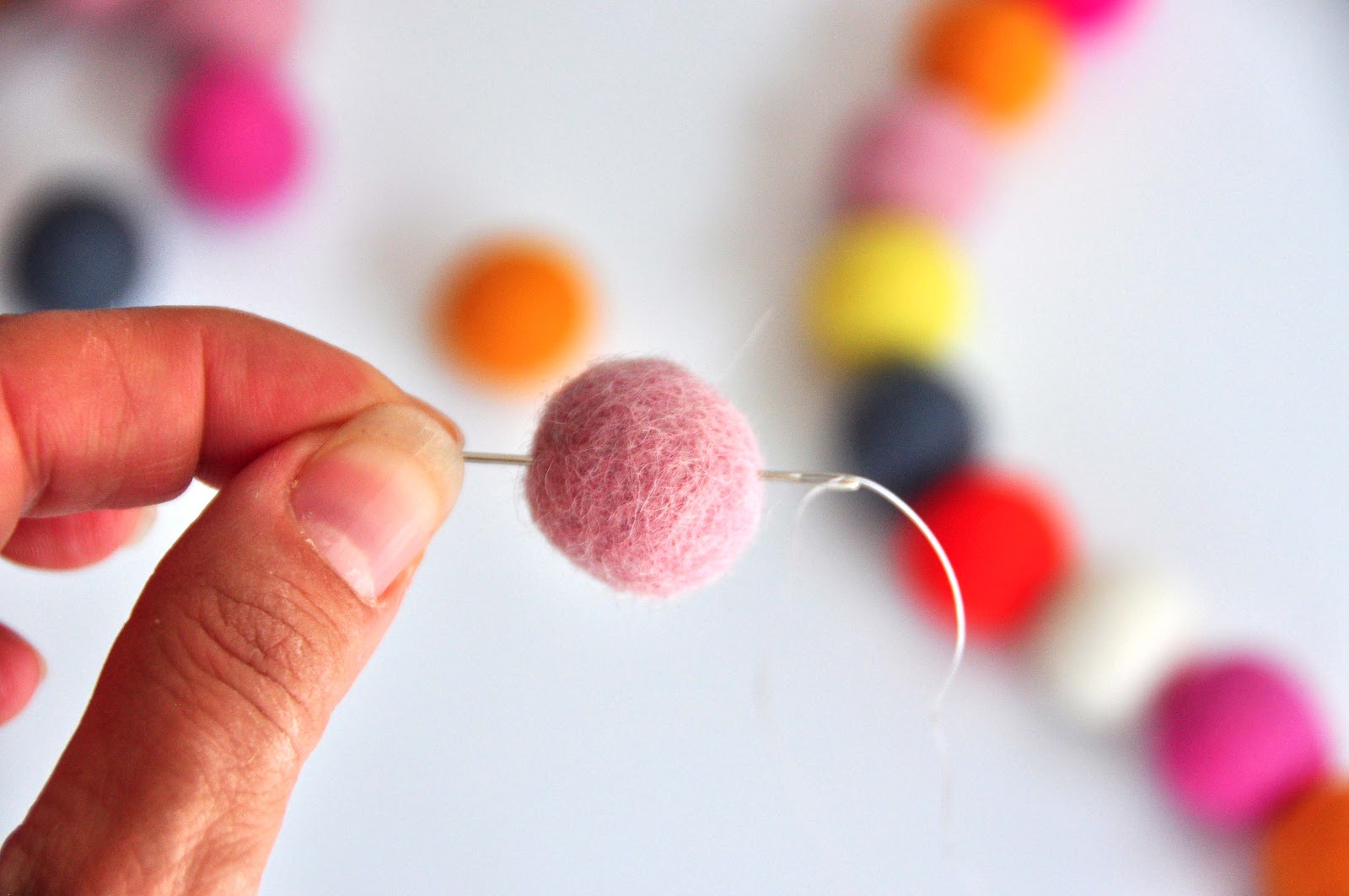 Aesthetic Nest: Craft: Wool Bead Jewelry (Tutorial)