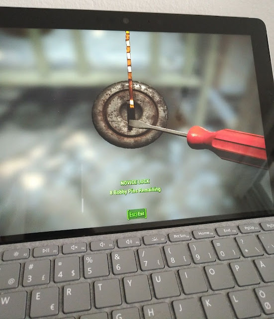 You Can Play Fallout 4 on Surface Go! (and how to change the screen ...