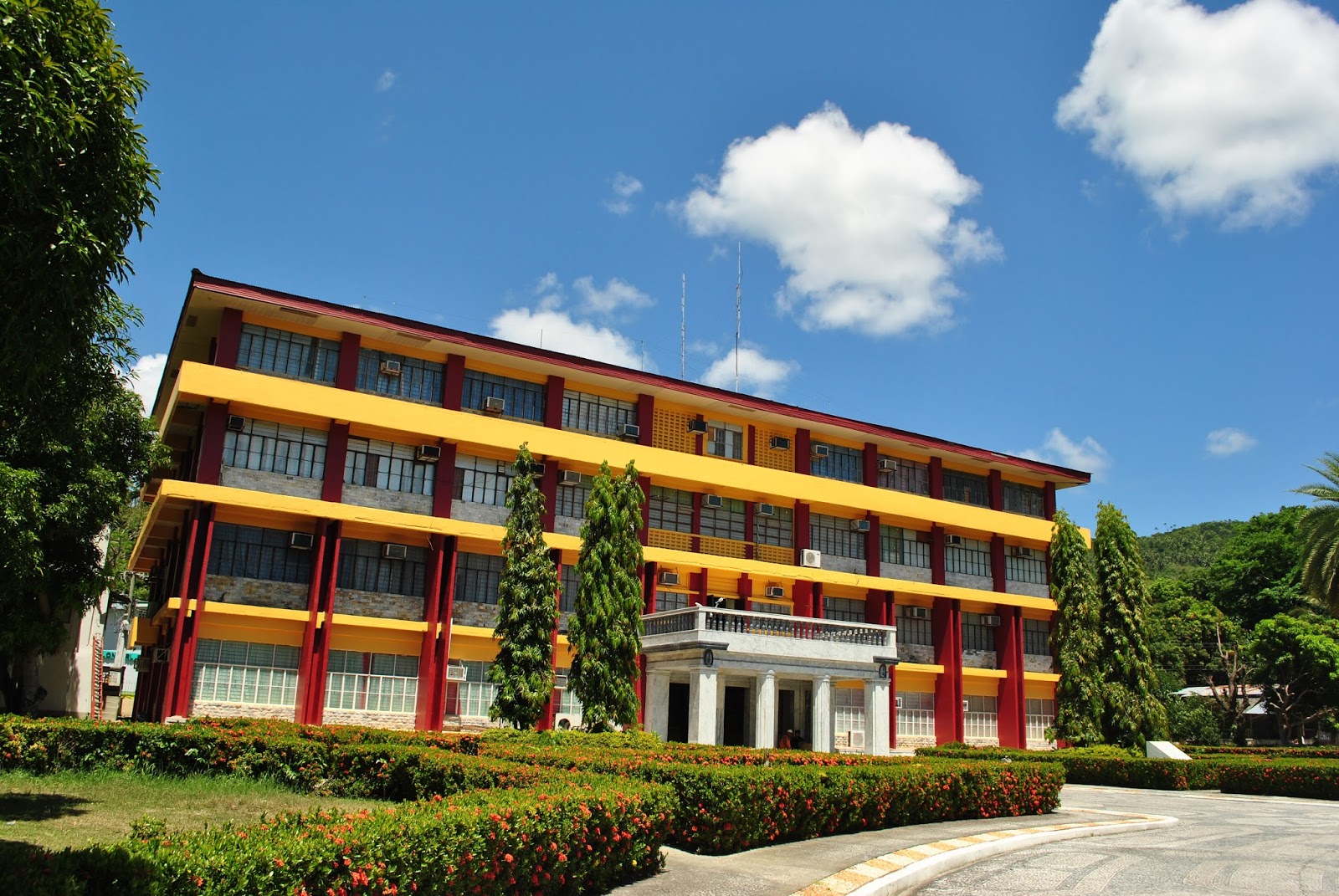 Backpacking Pilipinas: Romblon, Romblon: Beaches as White as Marbles