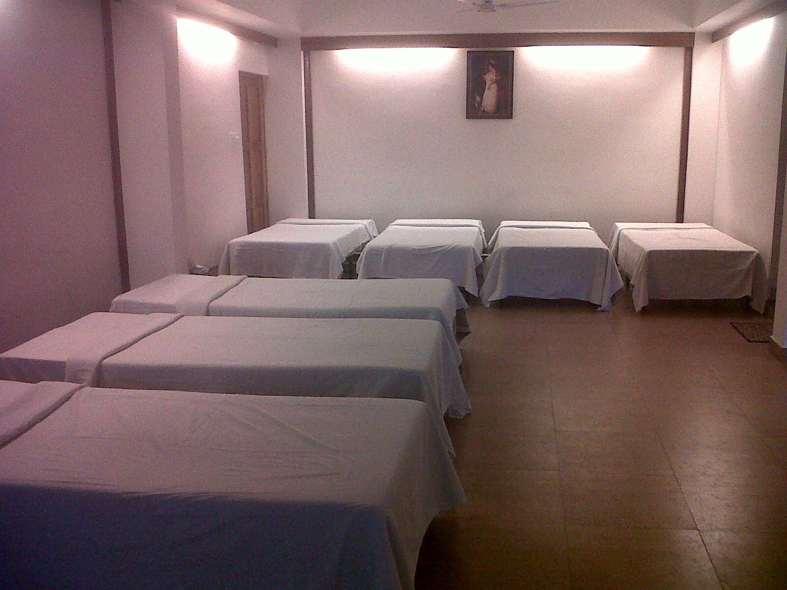 GR Dormitory | 3 star Luxury Dormitory in Munnar | Dormitory with Star ...