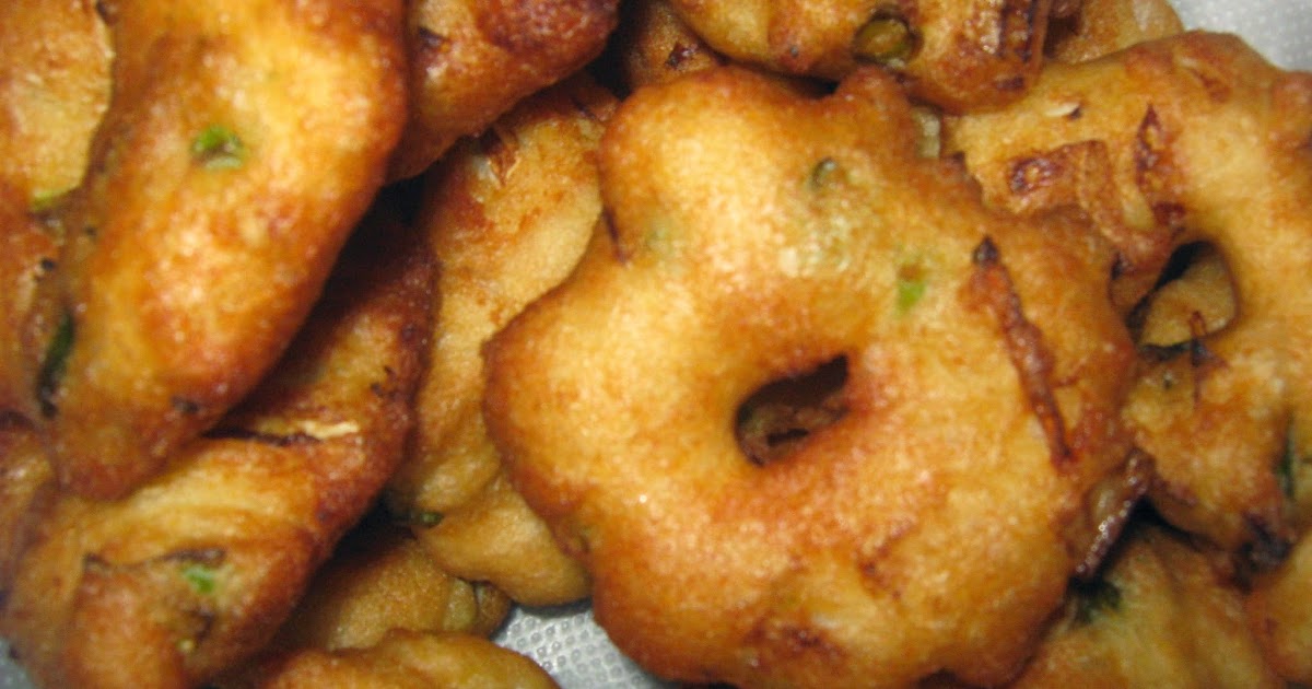 Spongy Fluffy Vegetable Medhu Vada - Vegetables mixed Urad dal Vada ...