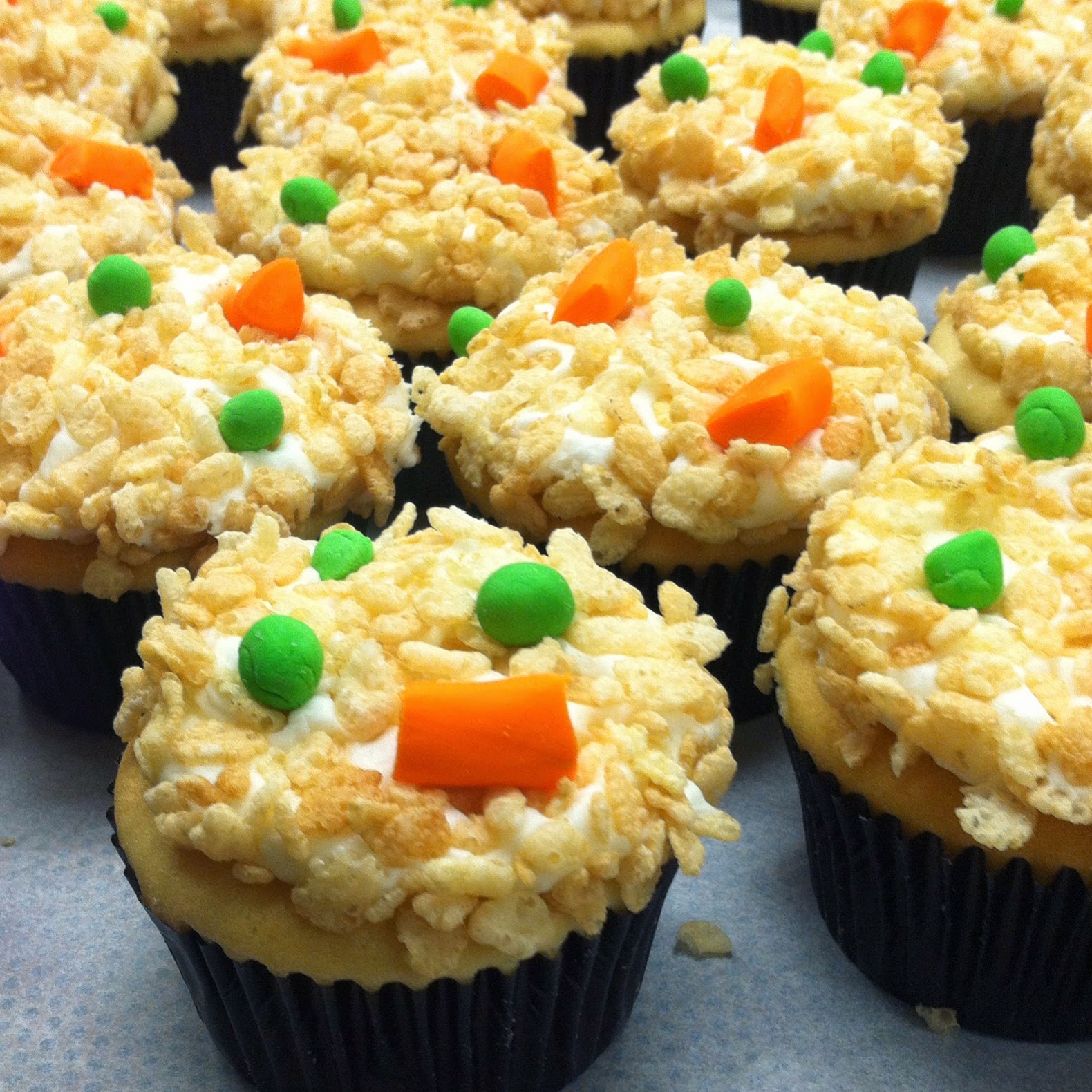 Lola Pearl Bake Shoppe: "Chinese Food" aka - April Fool's Cupcakes