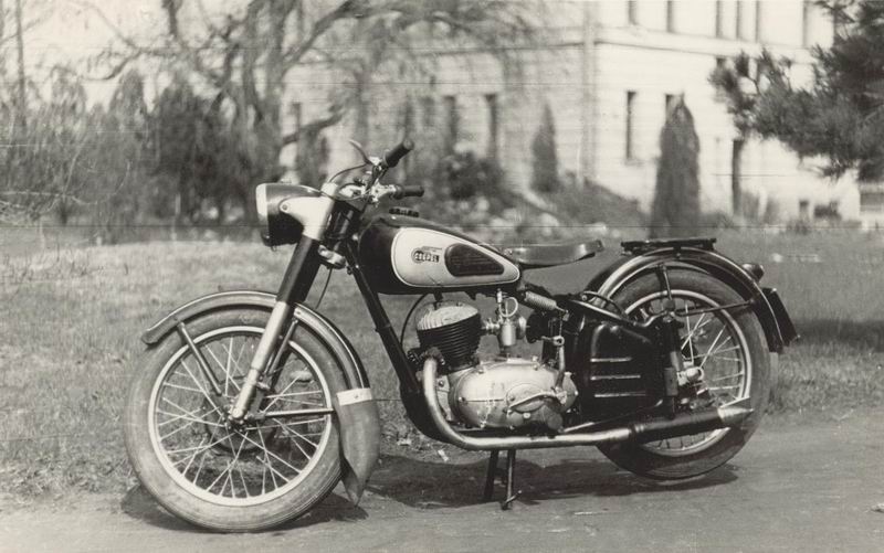 TÖRTÉNELMI KALEIDOSZKÓP...: CSEPEL 250