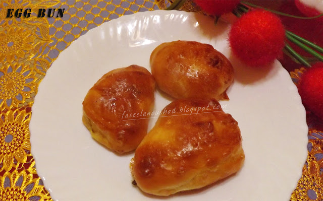 GOOD FOOD ENDS WITH GOOD TALK: Egg bun