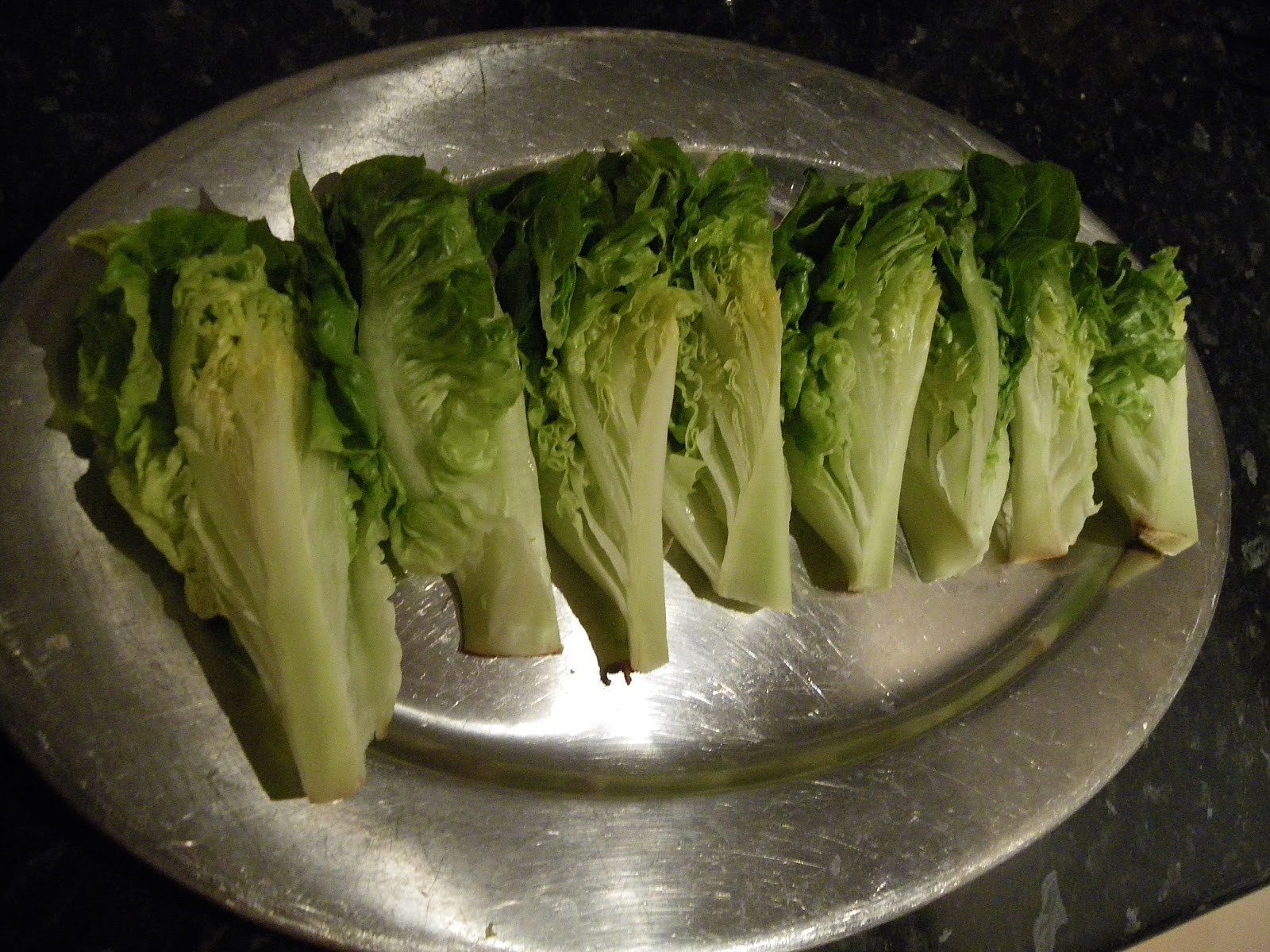 Adrian Gonzálvez: Cogollos de lechuga con ajo frito.