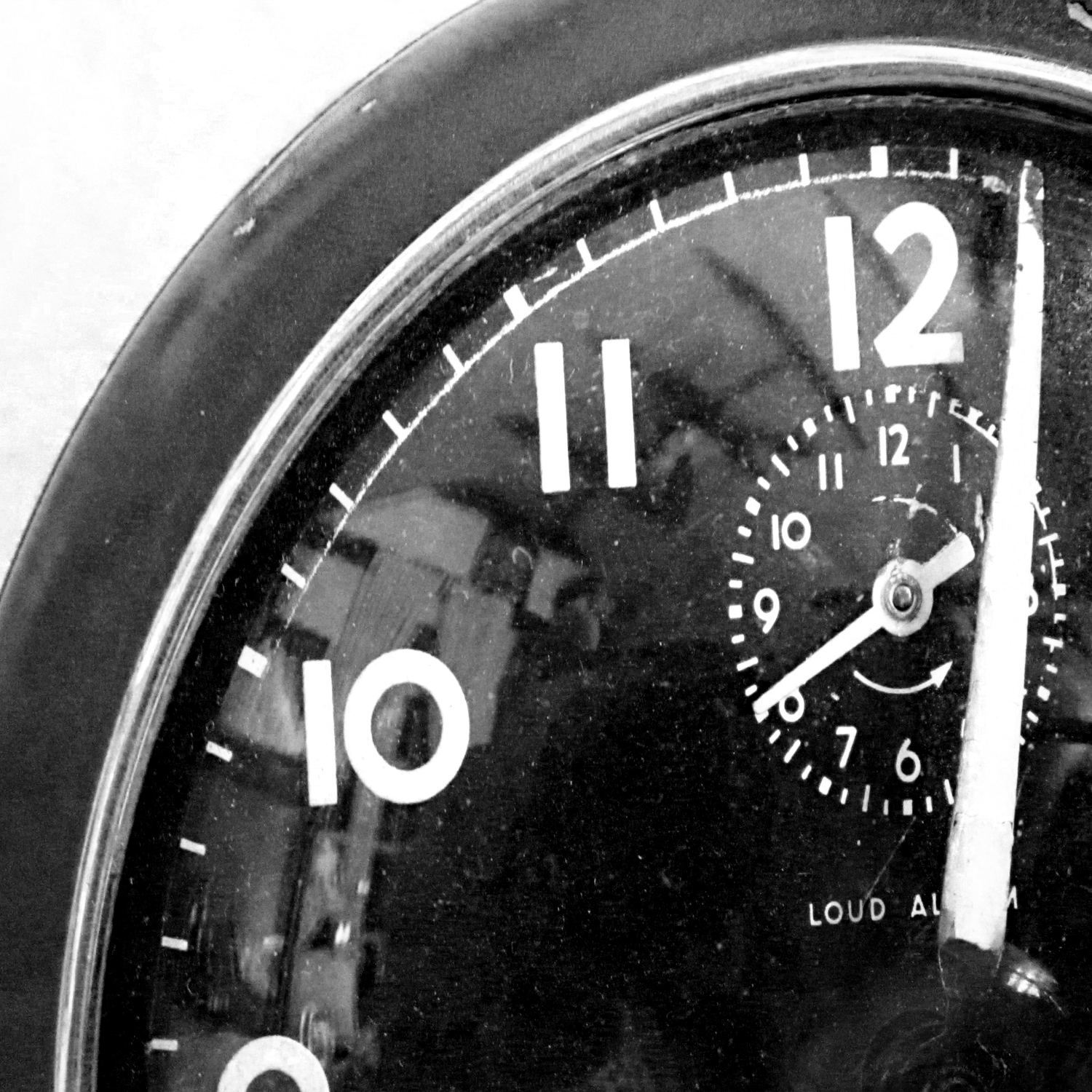 Elegant Economies: Lovely Old Clocks