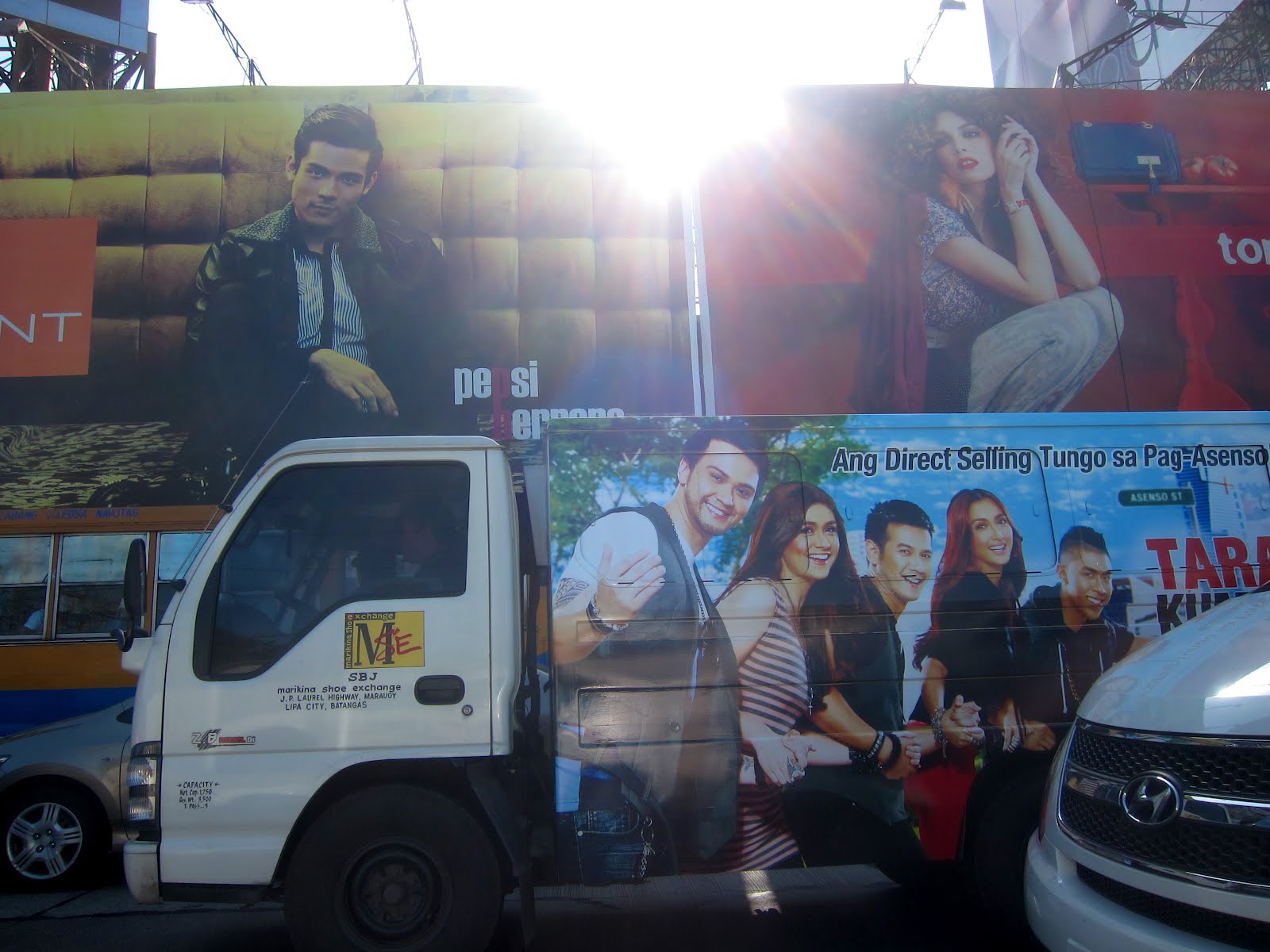 brommel: Advertisement city Manila