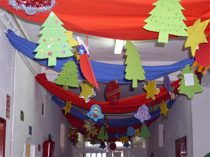 QUOD ERAT - Externato Flor do Campo: NOS CORREDORES...