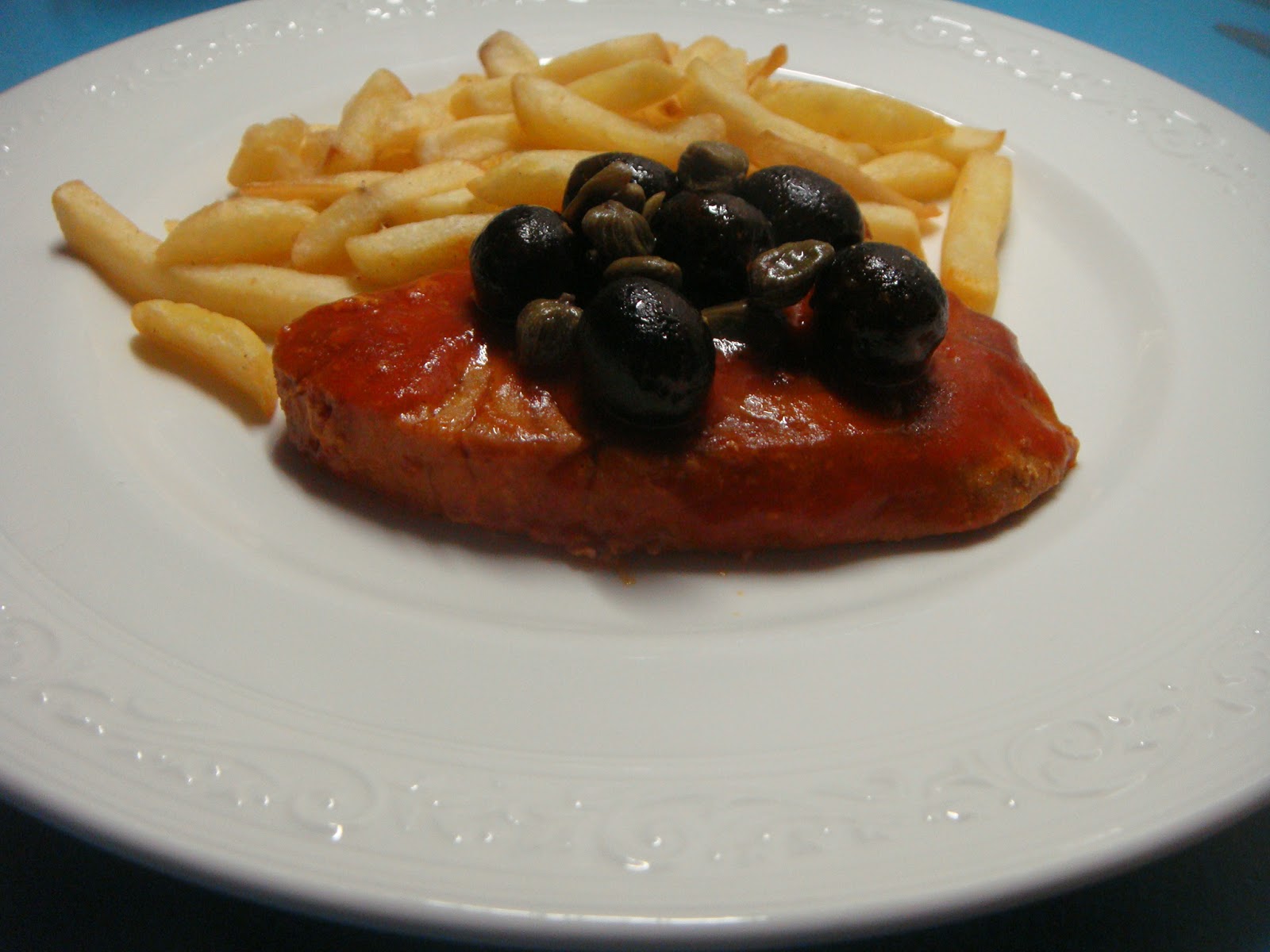 A Panificadora Ribeiro: Bife de atum com molho de tomate picante