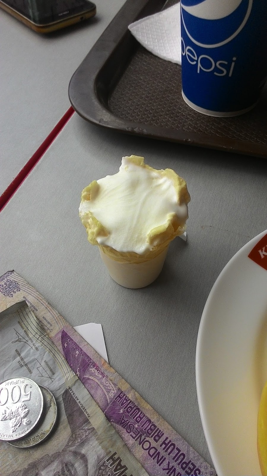 Review pengalaman makan donut KFC dan Ice cream cone KFC Beserta Harga ...