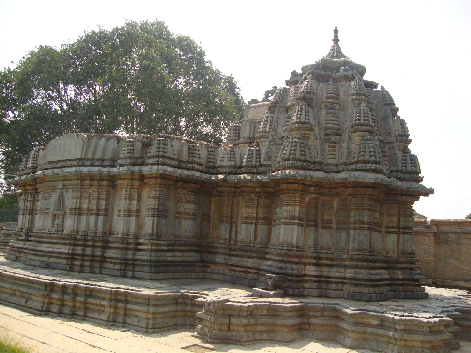 Temples of Hoysalas : Sadasiva temple,Nuggehalli
