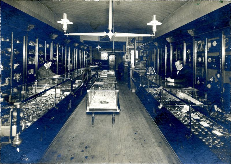 35 Cool Pics Show the Inside of Stores in the Early 20th Century ...